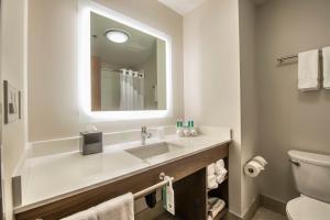 Holiday Inn Express & Suites Victoria-Colwood by IHG, Victoria (updated ...