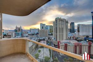 MGM Signature-18-701 1Br2Ba Strip View Balcony, Las Vegas (updated prices 2025)