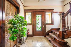 Charming Room in Capitol Hill - Foxglove Inn Rm 4, Seattle (updated ...