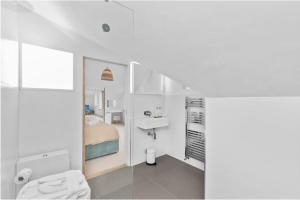 Villa Atlantis- Luxury Beach Family Retreat in Sussex sleeps 11, Yapton ...