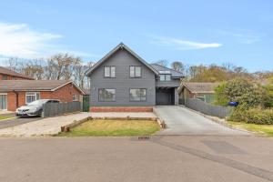 Villa Atlantis- Luxury Beach Family Retreat in Sussex sleeps 11, Yapton ...