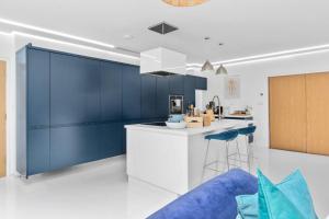 Villa Atlantis- Luxury Beach Family Retreat in Sussex sleeps 11, Yapton ...