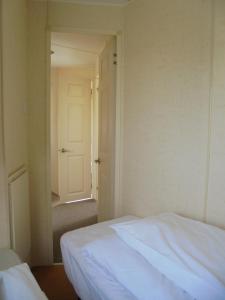 Sapphire 8 Berth panel heated Towervans, Sutton on Sea (updated prices ...