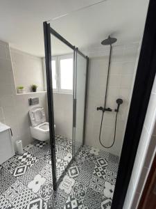 2 bedroom apt in Ermou 4 minute walk beach, Larnaca (updated prices 2026)