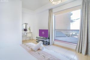 JBR The walk Rimal 6 - 3 Bedroom plus maid 2m walking to beach, Dubai ...