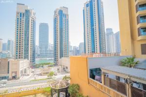 JBR The walk Rimal 6 - 3 Bedroom plus maid 2m walking to beach, Dubai ...