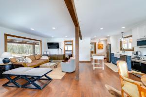 Rustic Bondurant Cabin Fish, Hike, and Bike!, Bondurant की (2026 के लिए ...