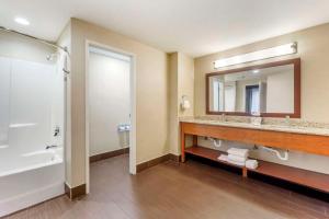 Comfort Inn & Suites Sea-Tac Airport, SeaTac (updated prices 2025)