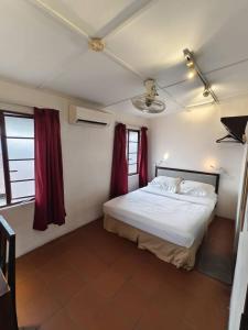 Red Inn Court, George Town (updated prices 2025)