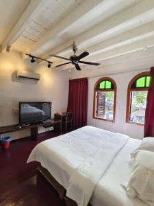 Red Inn Court, George Town (updated prices 2025)