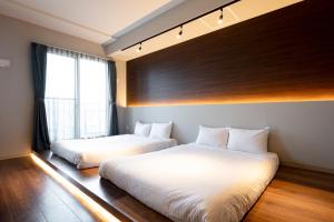 Minn Chitose, Chitose (updated prices 2025)