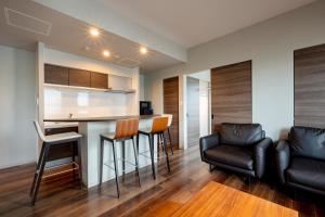 Minn Chitose, Chitose (updated prices 2025)