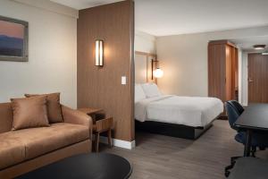 Fairfield Inn & Suites by Marriott Lexington Georgetown/College Inn ...