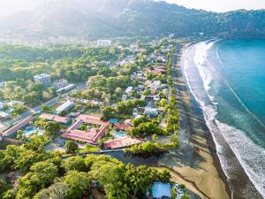 Beach Break Resort & CR Surf Camp, Jacó (updated prices 2024)