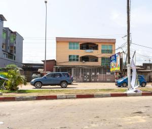 EG Studio-Carrefour ISTAMA-Sable Bonamoussadi-0m from Road, Douala ...