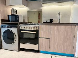 Comfortable 1 Bed Studio At Me Do Re, Cluster L, दुबई (अपडेट की गई ...