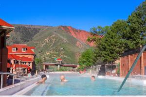 Glenwood Hot Springs Resort, Glenwood Springs (updated prices 2025)