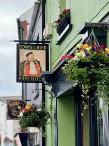 The Town Crier, Tenby, Tenby (updated prices 2025)
