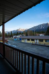 Talbot Arm Motel, Destruction Bay (updated prices 2025)