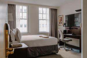 Club Quarters Hotel Downtown, Houston, Houston (updated prices 2025)