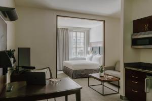 Club Quarters Hotel Downtown, Houston, Houston (updated prices 2025)