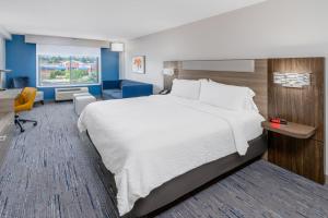 Holiday Inn Express - Colorado Springs - First & Main by IHG, Colorado ...