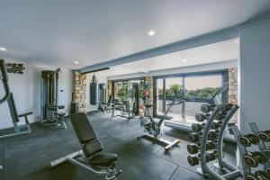 Trinity Beach Palace Luxury Estate by Belle Escapes, Trinity Beach ...