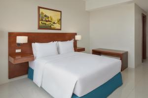Holiday Inn & Suites Batangas LimaPark, an IHG Hotel, Batangas City ...