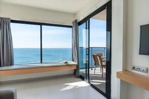 FERGUS Cap Roig, L'Ampolla (updated prices 2025)