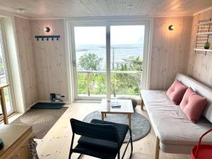 Oceanview Mini-House - Stunning Views, Moskenes (updated prices 2025)