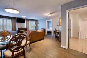 Days Inn & Suites by Wyndham Moncton, Moncton (updated prices 2025)