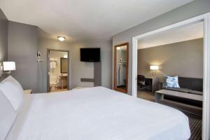 Days Inn & Suites by Wyndham Moncton, Moncton (updated prices 2025)