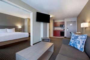 Days Inn & Suites by Wyndham Moncton, Moncton (updated prices 2025)