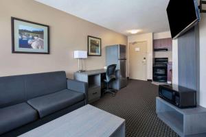 Days Inn & Suites by Wyndham Moncton, Moncton (updated prices 2025)