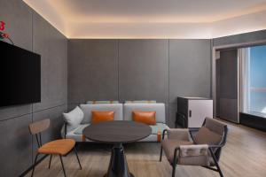 Moxy Chongqing, Chongqing (updated prices 2025)