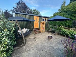 Forest View Shepherd Hut, Ewhurst (updated prices 2025)