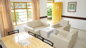 Hotel y Cabañas - Centro Vacacional Comfandi Lago Calima, Calima ...