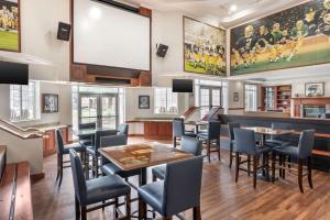 Hilton Vacation Club Varsity Club South Bend, IN, South Bend (updated ...