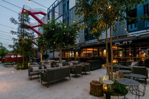 The NINE Lifestyle Experience, La Marsa (tarifs actualisés, 2025)