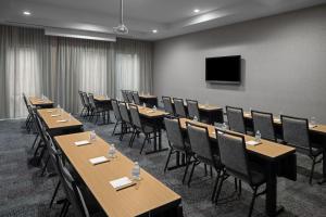 Courtyard by Marriott Raleigh North/Triangle Town Center, Raleigh ...