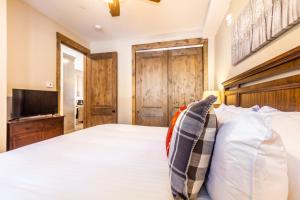 The Seasons at Keystone #1887 by Summit County Mountain Retreats ...