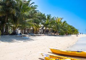 Stone Beach Club, Dhiffushi (updated prices 2025)
