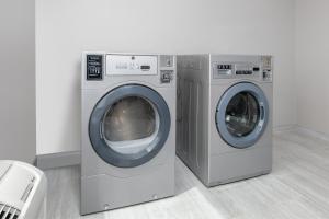 Holiday Inn Express Hotel & Suites Winnie by IHG, Winnie (updated ...