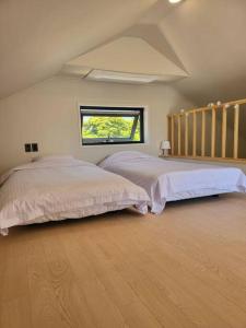 Poraeporae Fully furnished villa with a view of green trees for ...