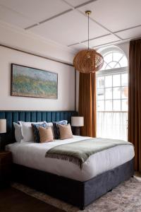 Teller's Arms, Farnham (updated prices 2025)