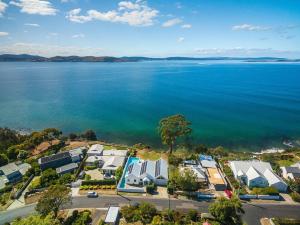 Luxury waterfront home with infinity pool, Taroona (updated prices 2024)