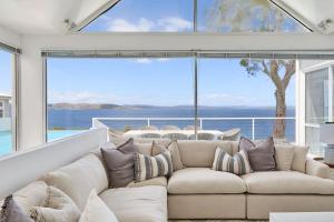 Luxury waterfront home with infinity pool, Taroona (updated prices 2024)