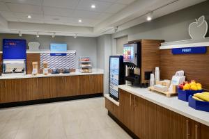 Holiday Inn Express & Suites Kitchener Southeast by IHG, Kitchener ...
