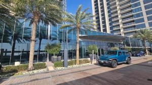 Luxurious Marina & Sea views 1BR near Blue Waters Dubai Marina By Maxx ...