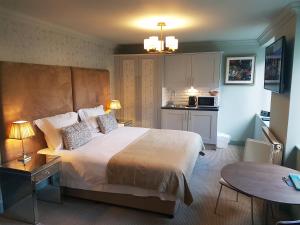 Bagshaw Hall, Bakewell (updated prices 2025)